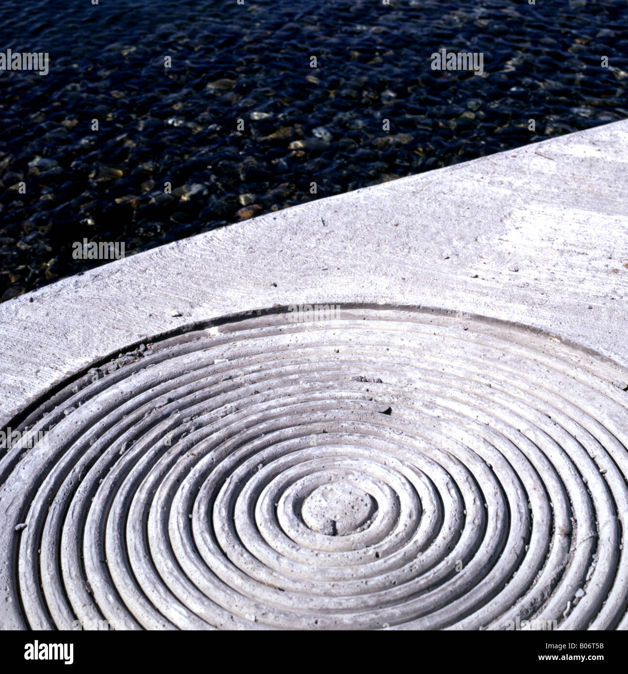 Circle side hi-res stock photography and images - Alamy