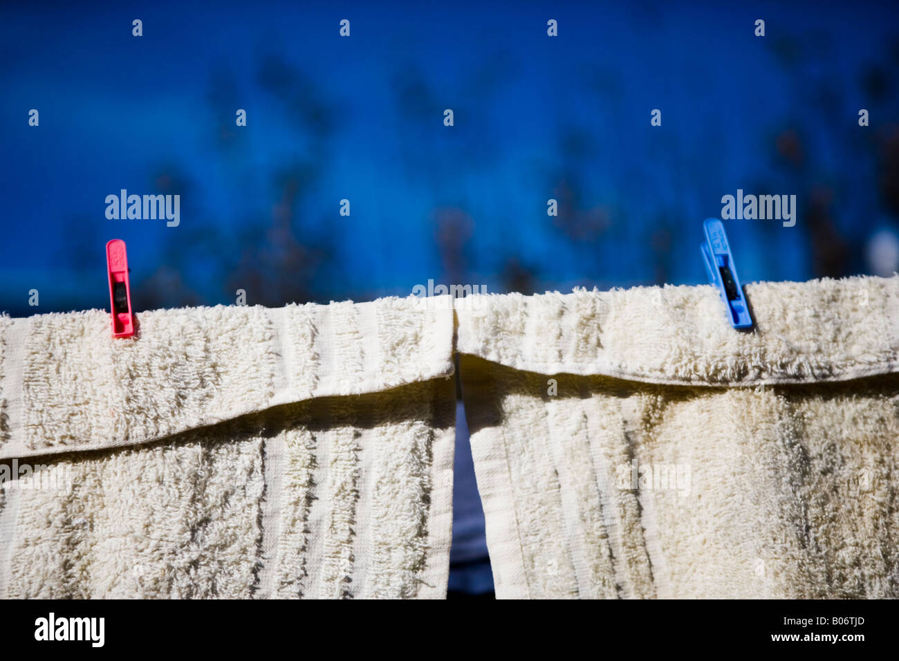Couple pegs hi-res stock photography and images - Alamy