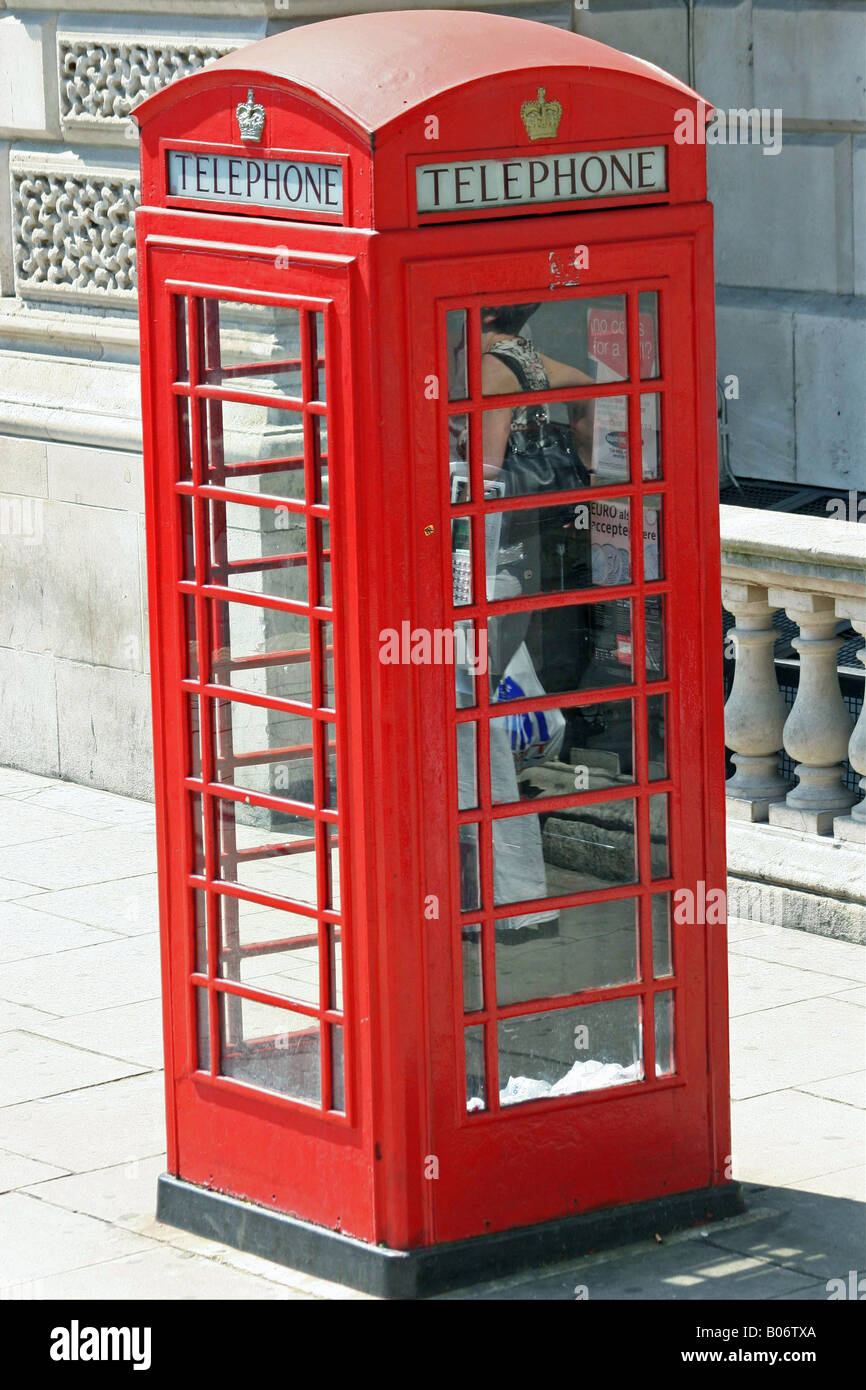 England phonebooth hi-res stock photography and images - Alamy