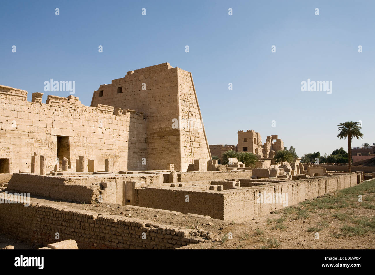 Palace of ramesses iii hi-res stock photography and images - Alamy