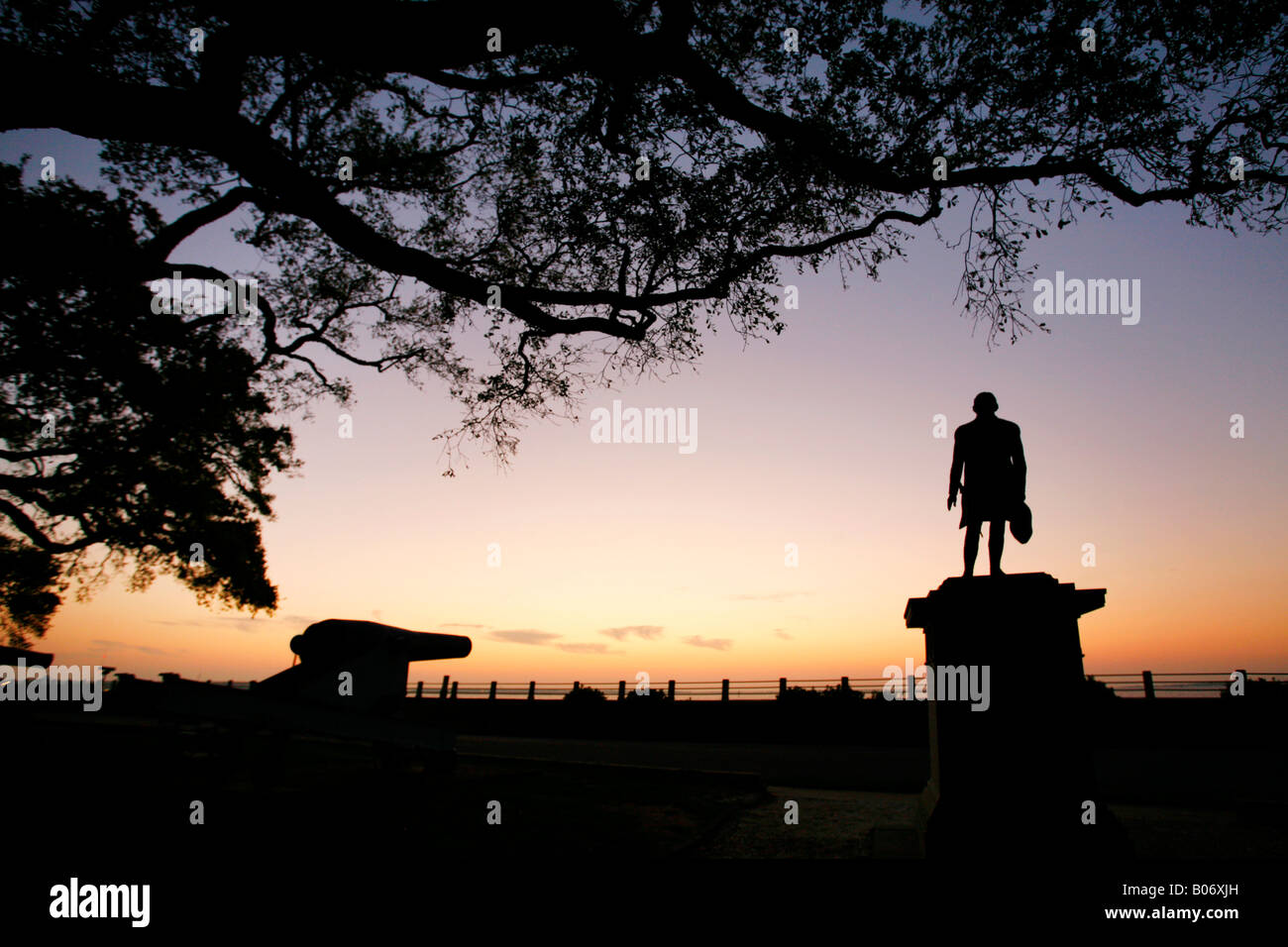 White Point Gardens (Battery Park or Canon Park ) at dawn, Charleston ...