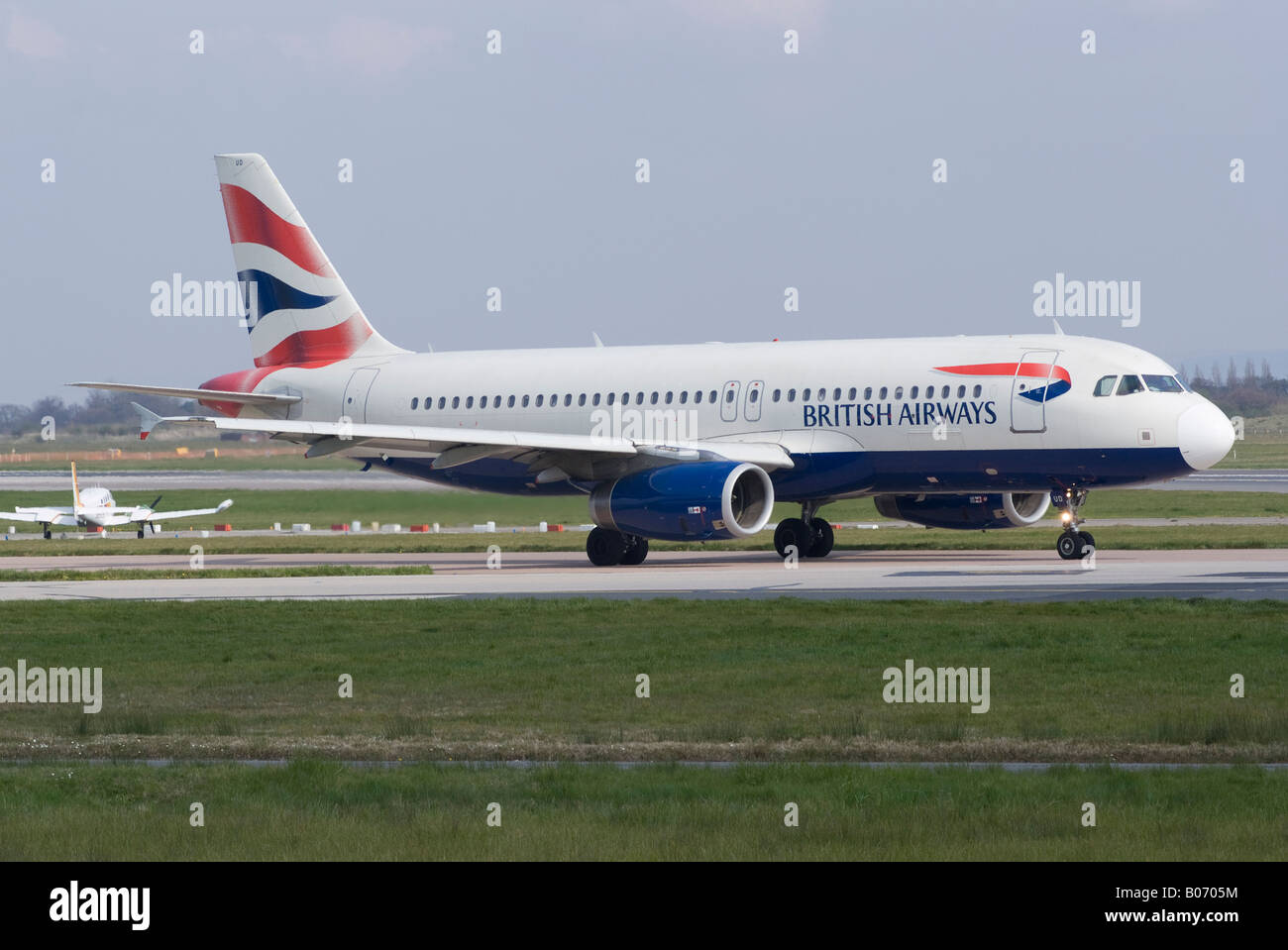 British airways airbus a320 tail hi-res stock photography and images ...