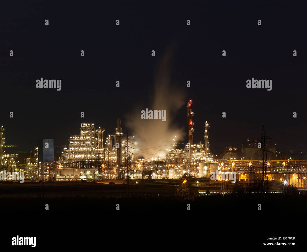 oil refinery in Tarragona,Spain Stock Photo - Alamy
