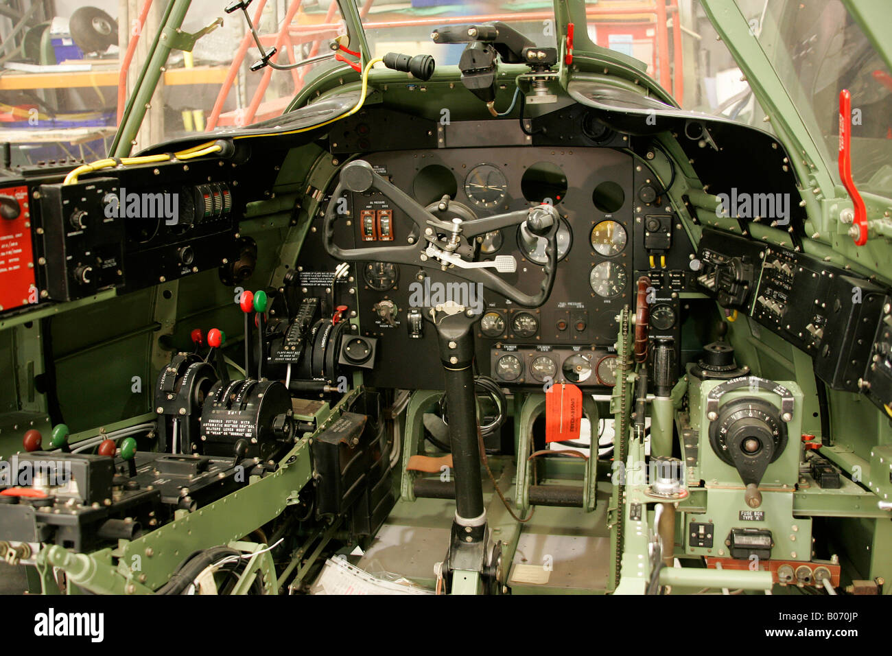 WW2 FIGHTER AIRCRAFT COCKPIT -IMPERIAL WAR MUSEUM,DUXFORD Stock Photo ...