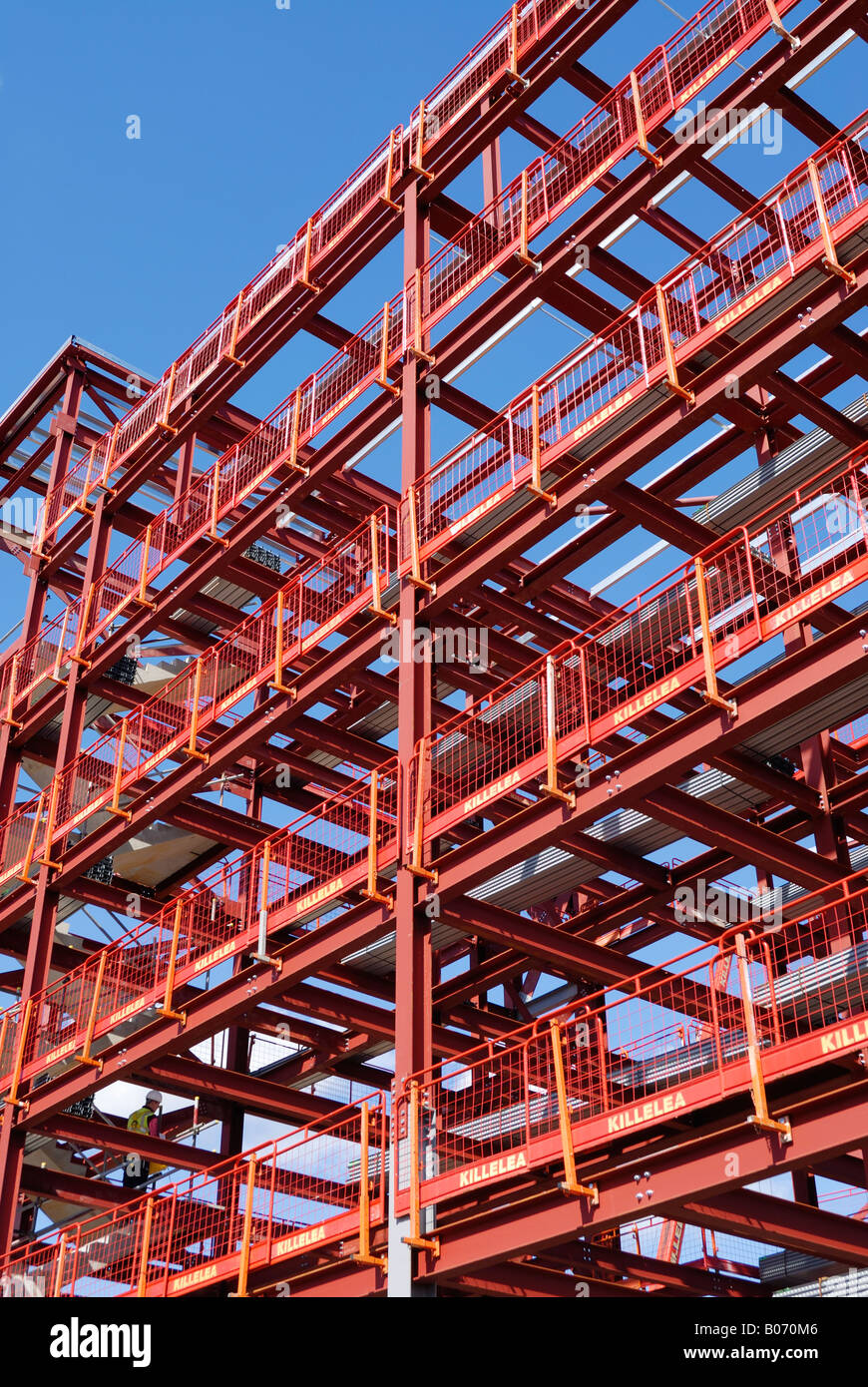 Red girders hi-res stock photography and images - Alamy