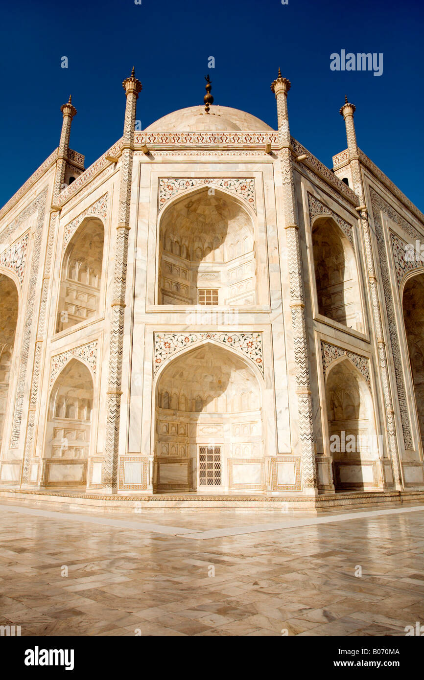Agra: Taj Mahal Mausoleum: Side Pishtaq Stock Photo - Alamy