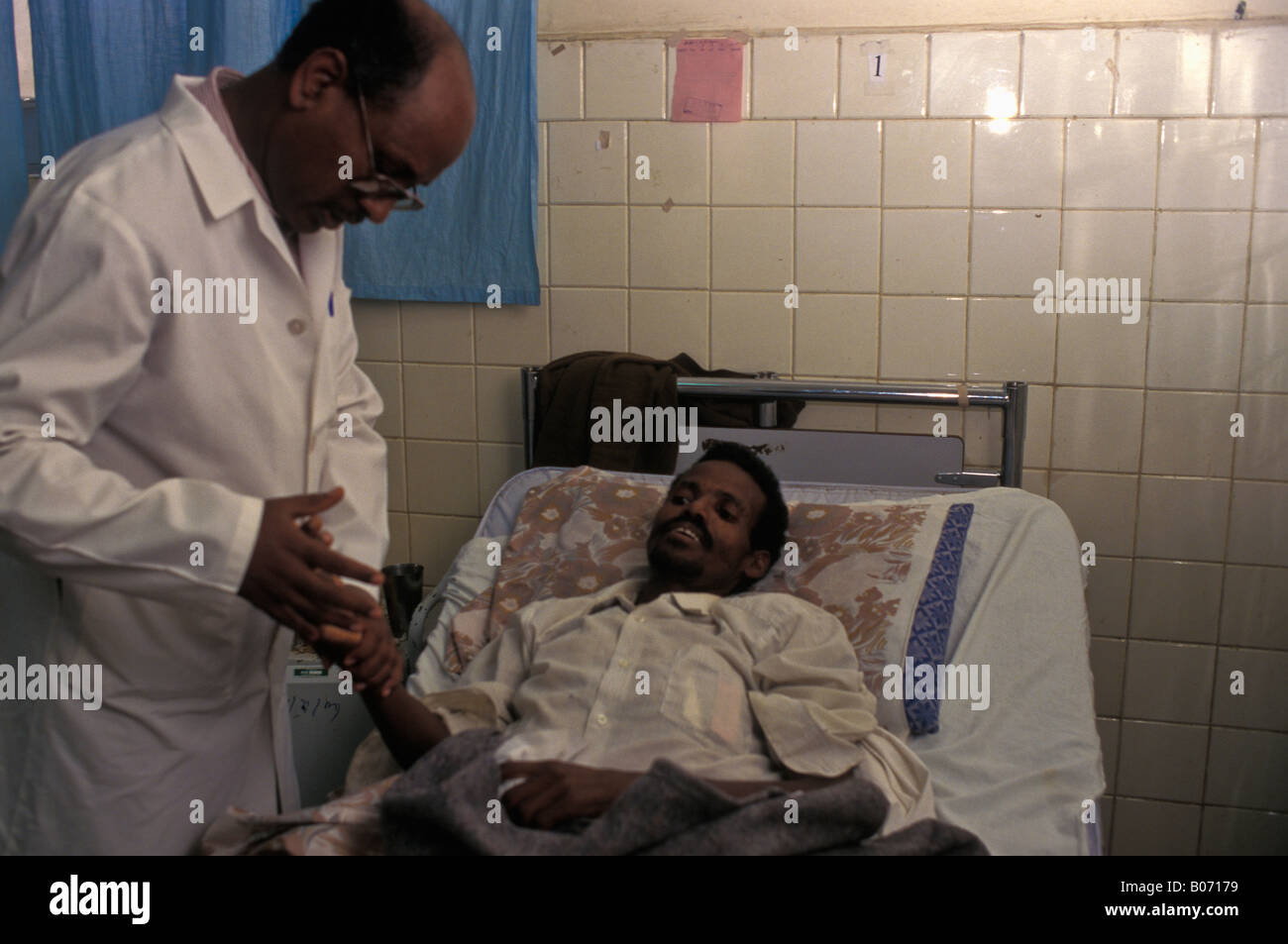Malaria patient hi-res stock photography and images - Alamy