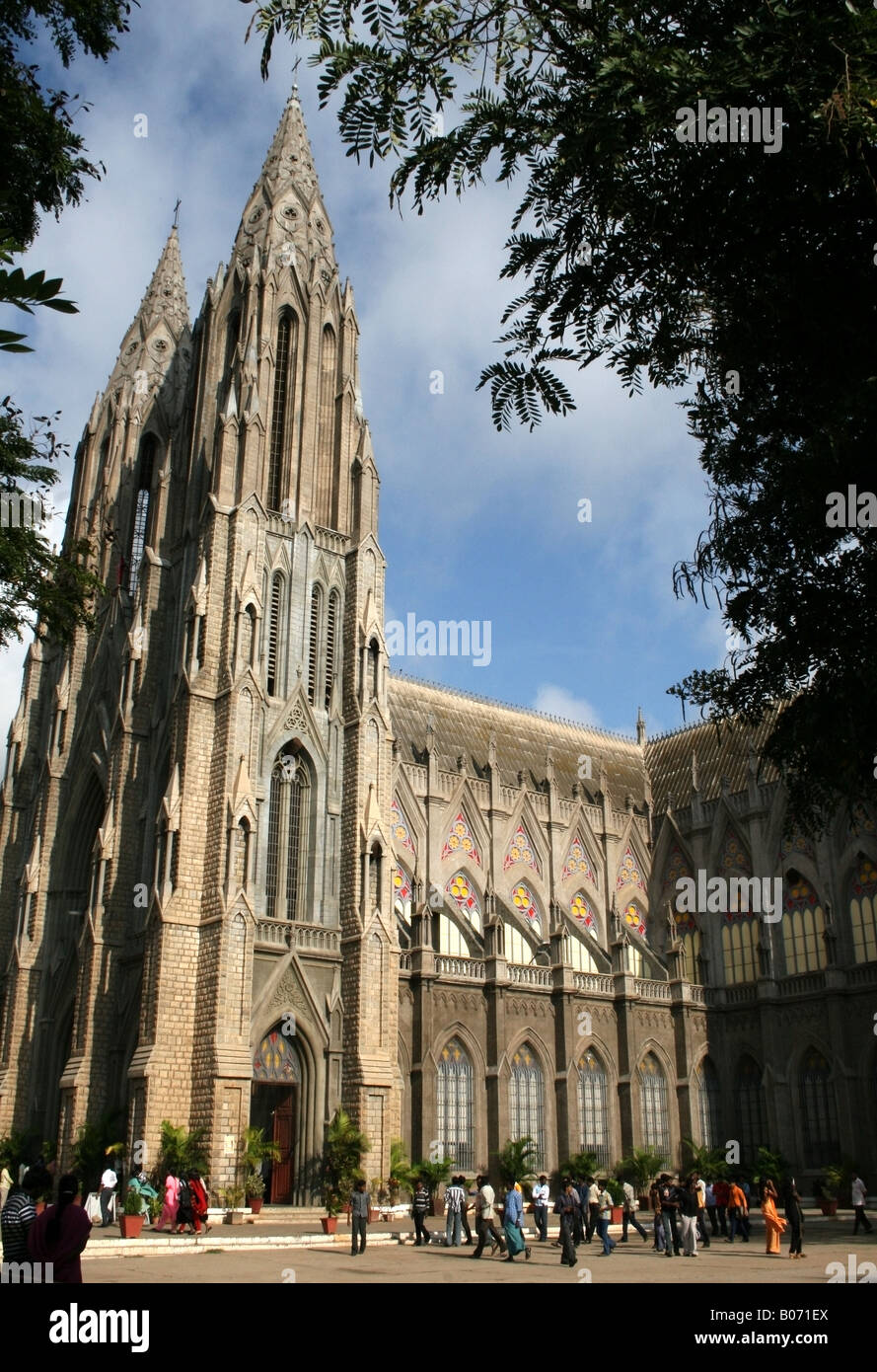 Indian Christian worshippers going to mass at Philomena Cathedral in ...