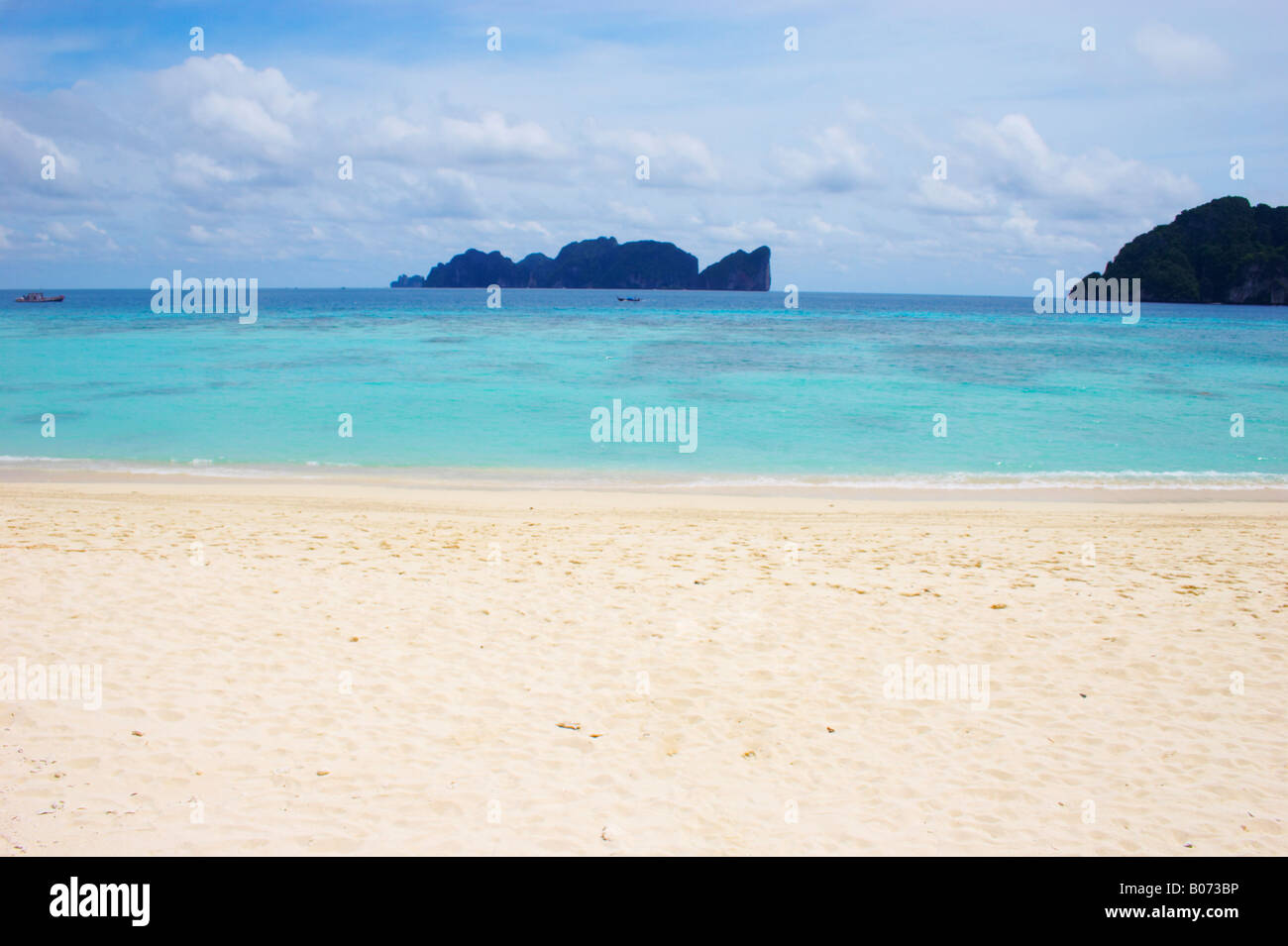 A view of the distant ocean hi-res stock photography and images - Alamy