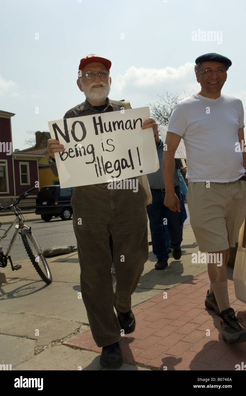 Illegal alien hi-res stock photography and images - Alamy