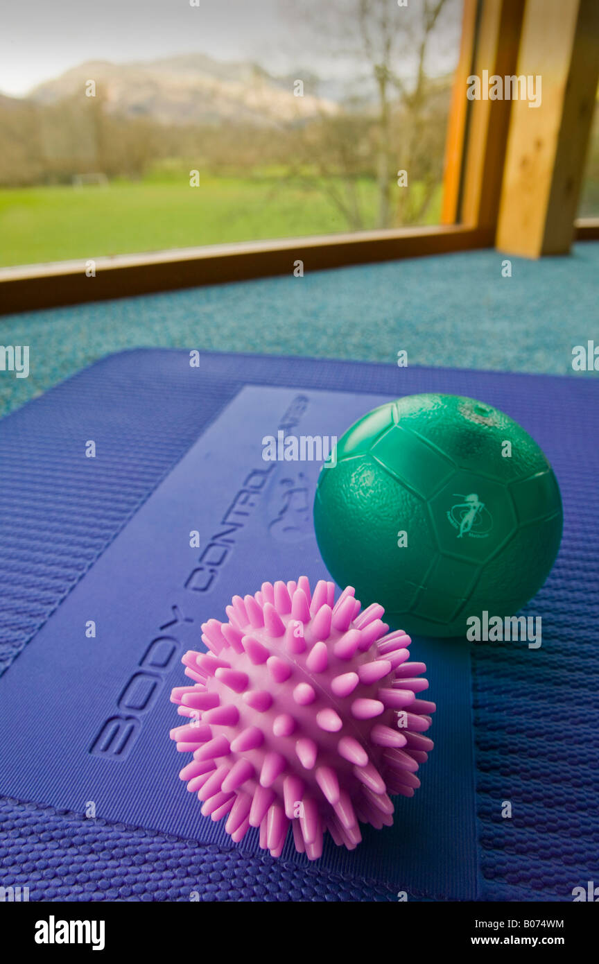 Exercise class village hall hi-res stock photography and images - Alamy