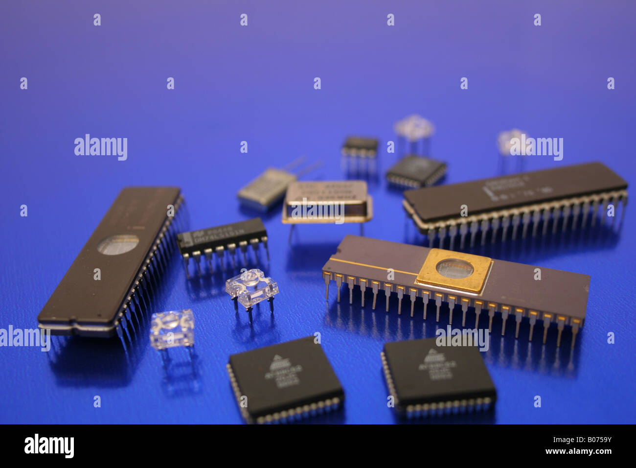 Semiconductor chips hi-res stock photography and images - Alamy