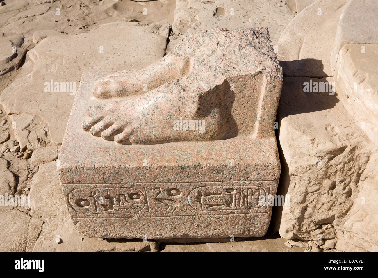 Statue base hi-res stock photography and images - Alamy