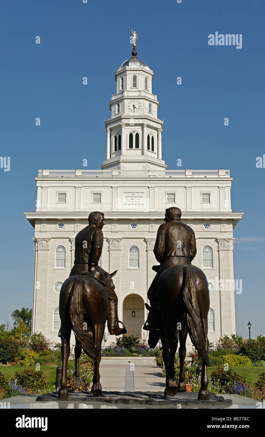 Smith statue in front of Mormon Temple Nauvoo, Illinois Stock Photo - Alamy