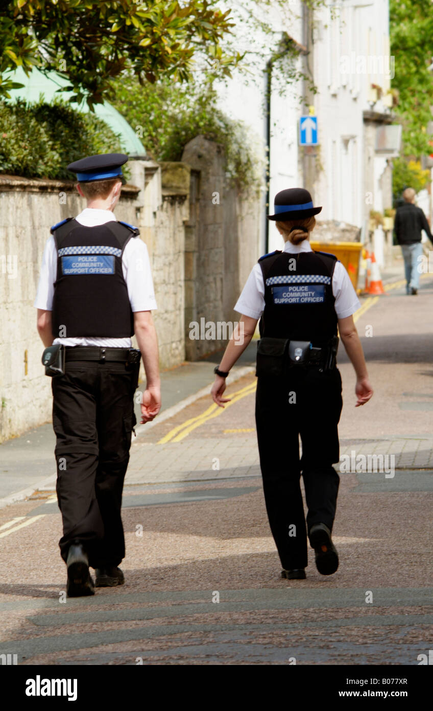 Community support officer hi-res stock photography and images - Alamy