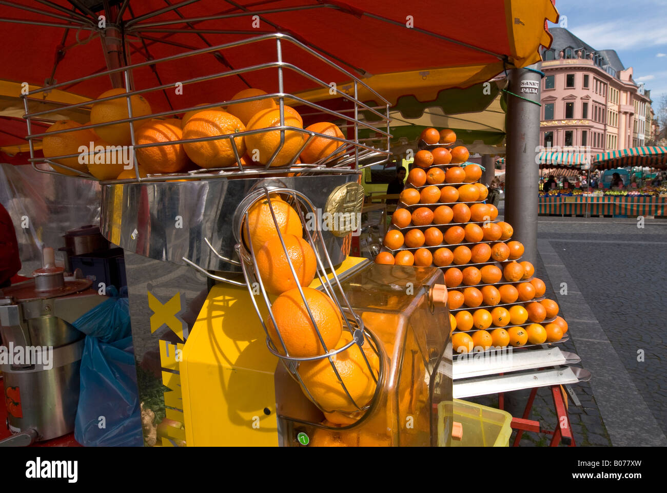 Market in the center of the city of Mainz in Germany Stock Photo - Alamy