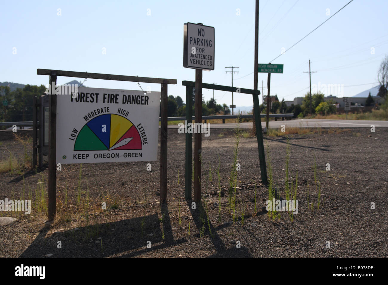 A forest fire warning sign in southern Oregon, USA Stock Photo - Alamy