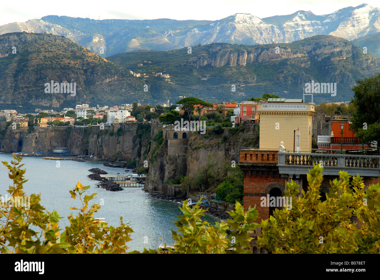 Sorrento on cliff tops overlooking the Bay of Naples Stock Photo - Alamy