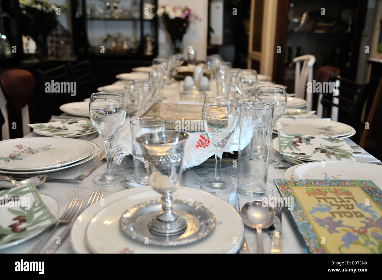 Table set for a Jewish Festive meal on Passover Stock Photo - Alamy