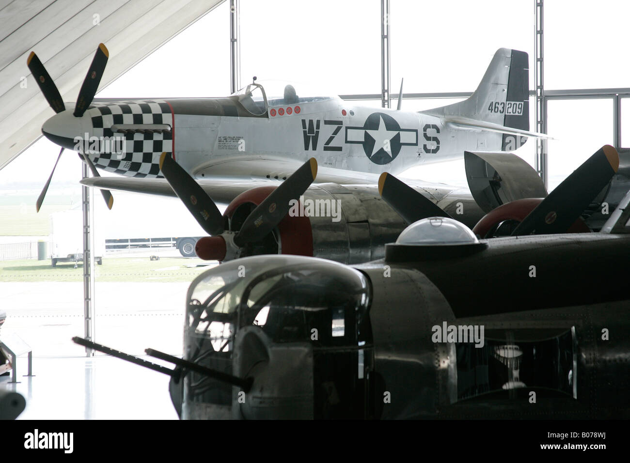 British ww11 military aircraft hi-res stock photography and images - Alamy