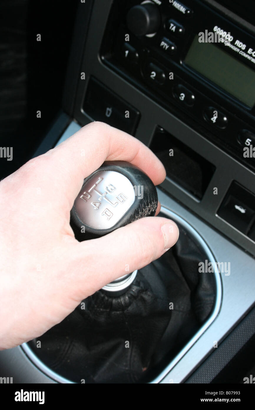 Drivers hand changing gear hi-res stock photography and images - Alamy
