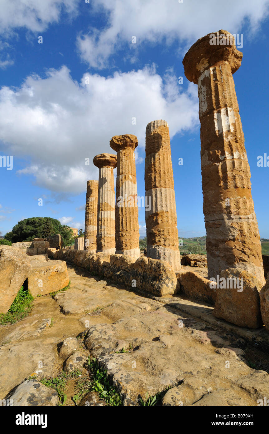Valley of temples agrigent sicily hi-res stock photography and images ...