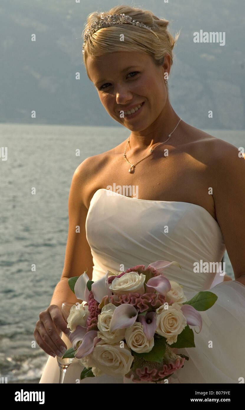 English bride hi-res stock photography and images - Alamy