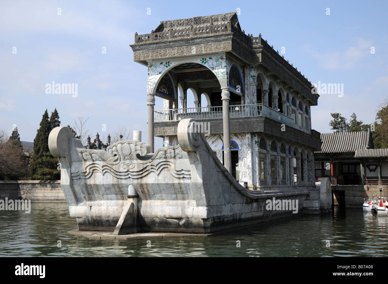 Summer palace beijing and marble boat hi-res stock photography and ...