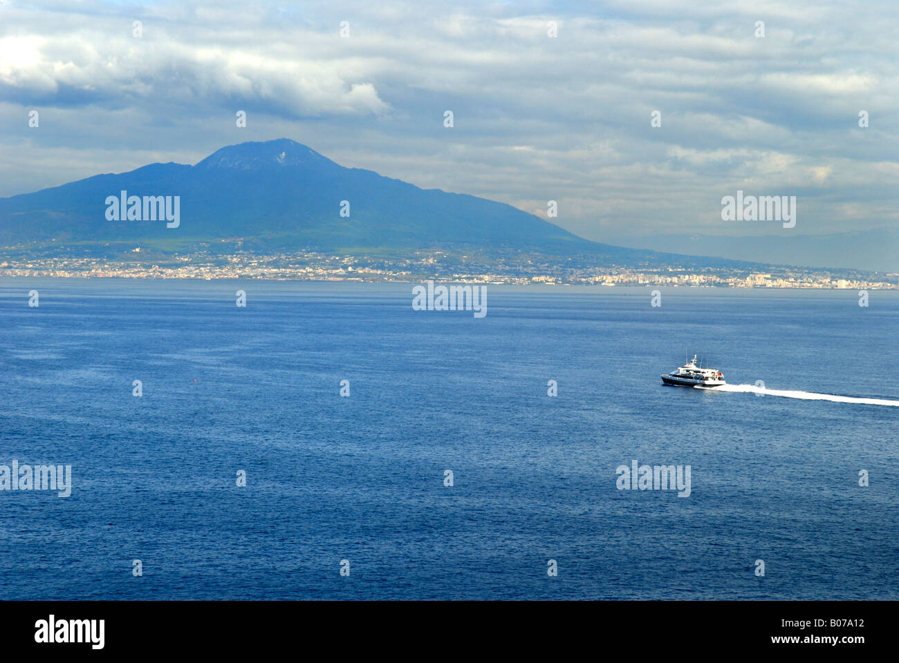 1944 vesuvius hi-res stock photography and images - Alamy