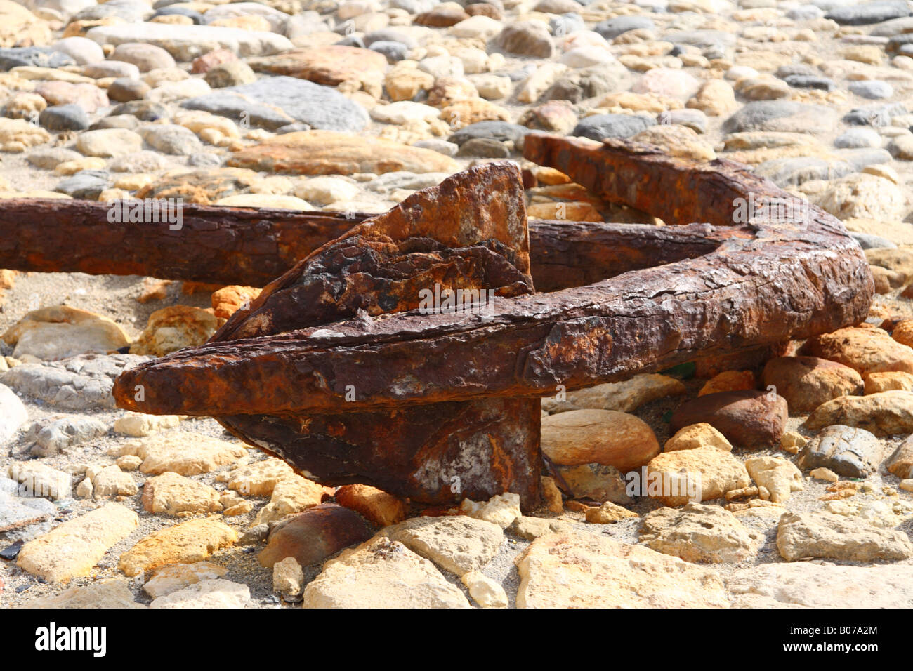 old rusted anchor Stock Photo - Alamy