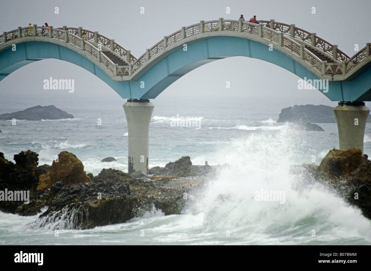 Crashing Wave Under Bridge Three Fairy Platform San Xian Tai Taitung ...