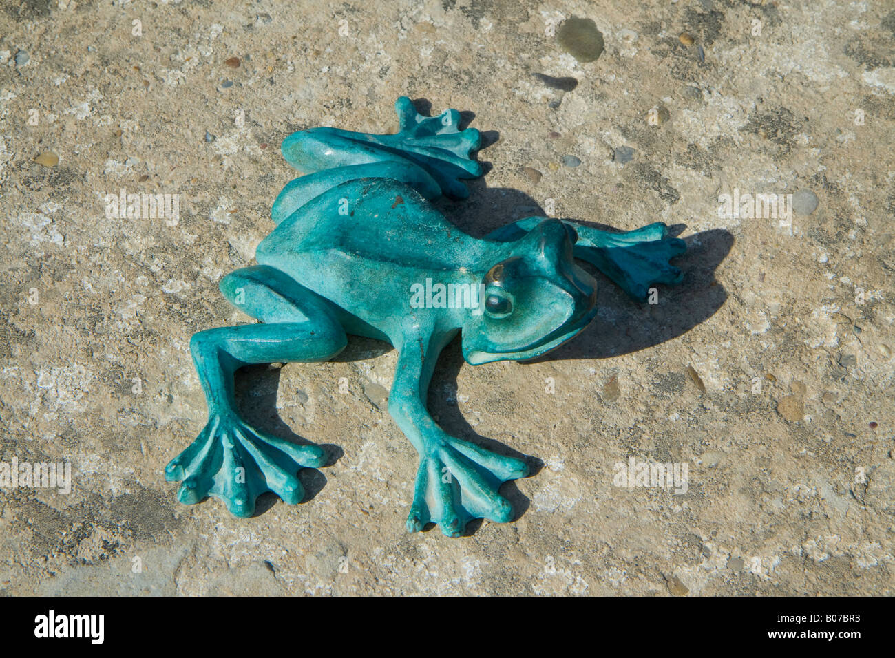 Metal frog hi-res stock photography and images - Alamy