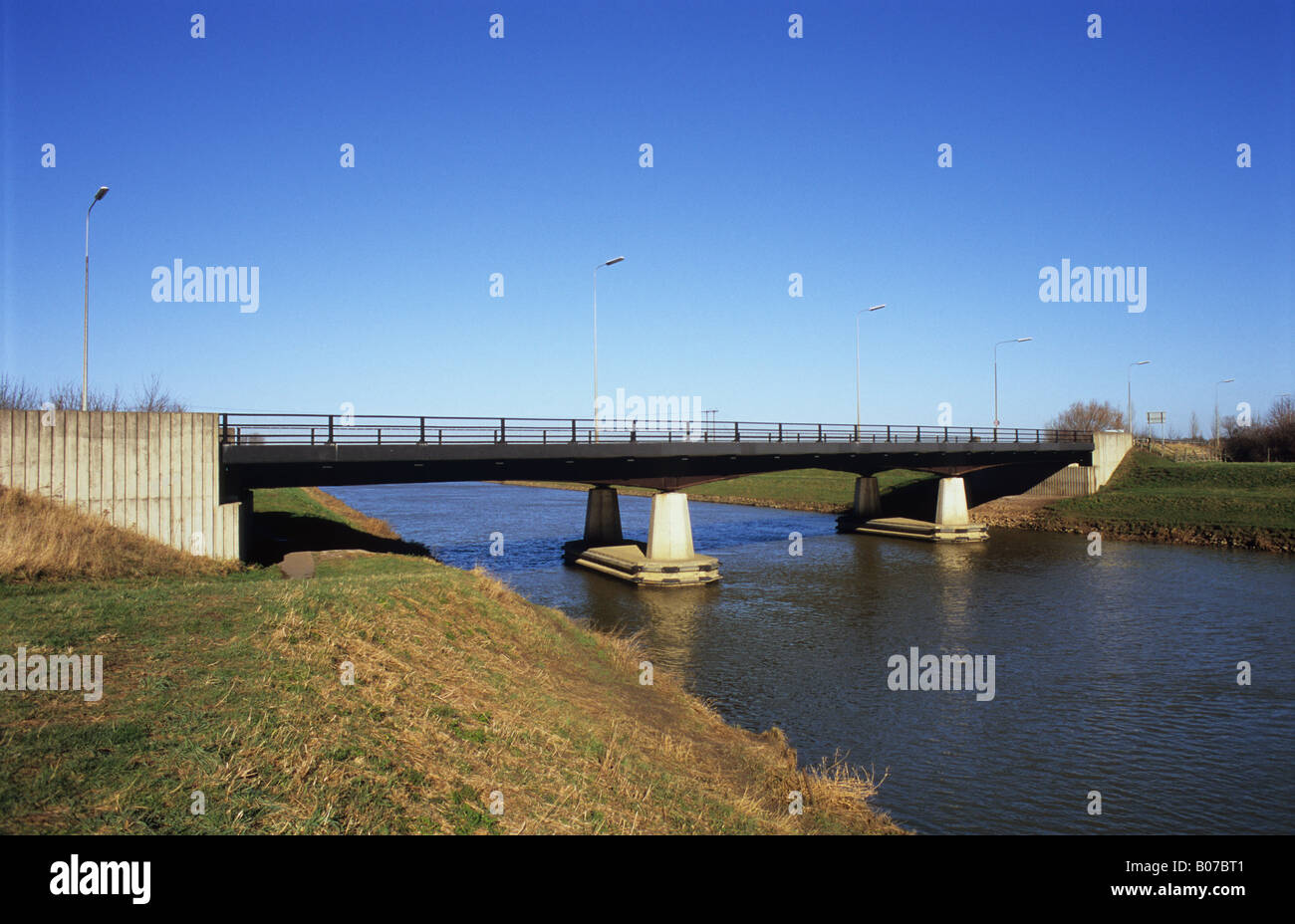 Tattershall Bridge over the River Witham, Lincolnshire, United Kingdom ...