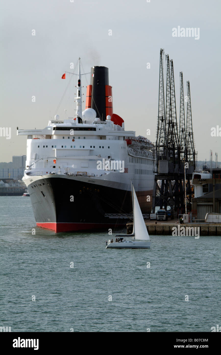 QE2 Queen Elizabeth 2 Cunard Cruise ship Southampton before final ...