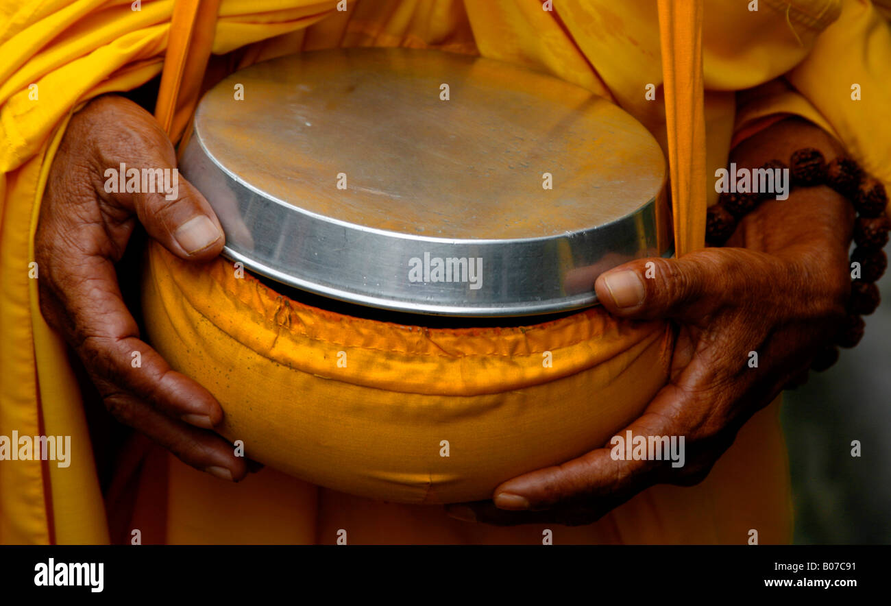 Monk begging rice hi-res stock photography and images - Alamy