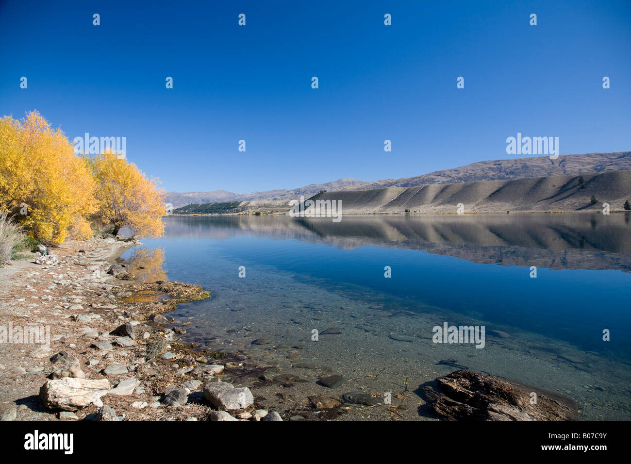 Lake Dunstan and Pisa mountains, otago,south island,new zealand Stock ...