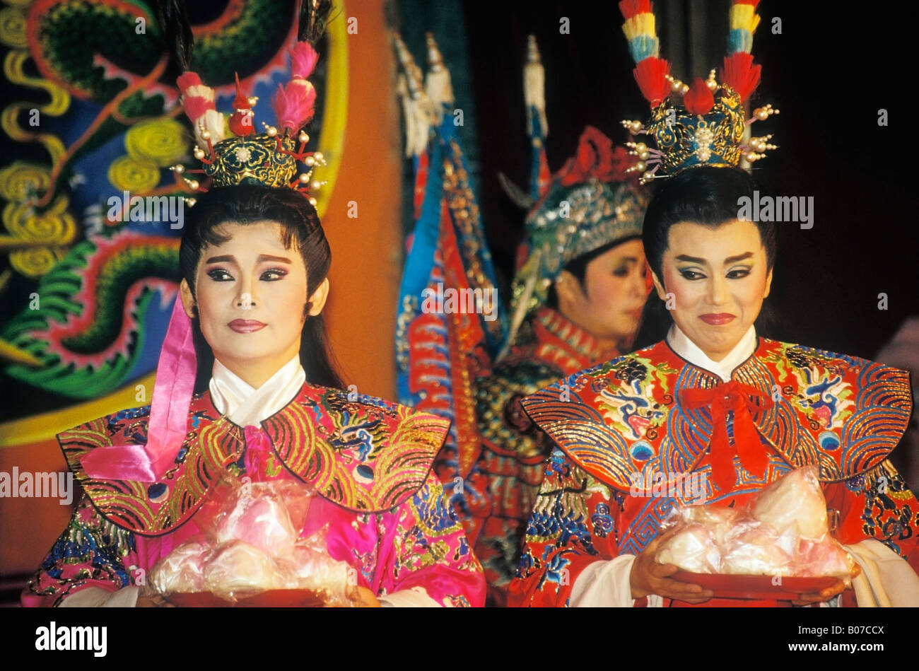 Female opera star hi-res stock photography and images - Alamy