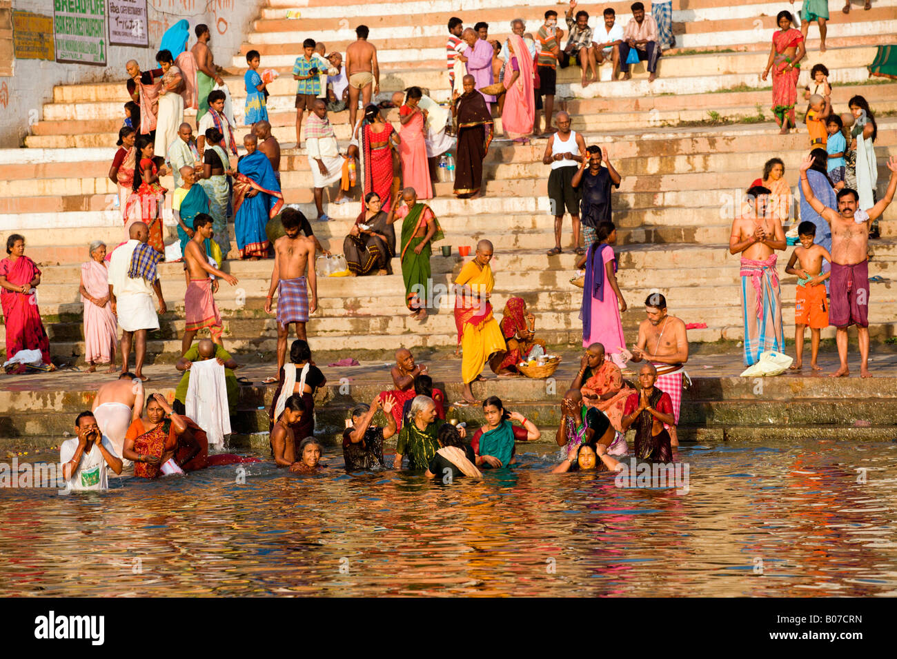Hindus praying god river hi-res stock photography and images - Alamy