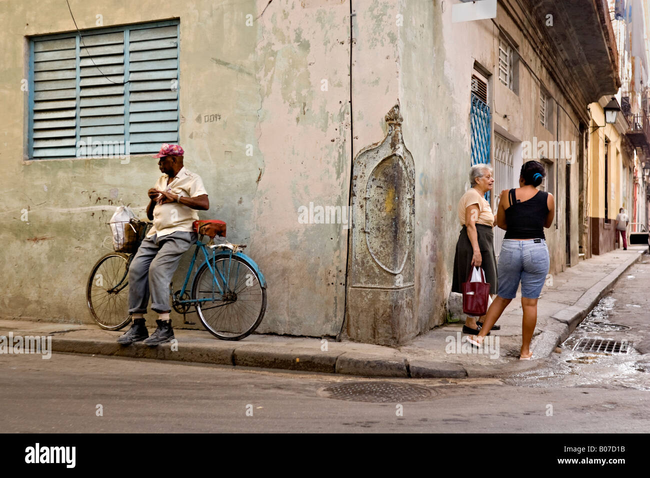 People talking on the street. La Habana Vieja. Old Havana. Cuba Stock ...