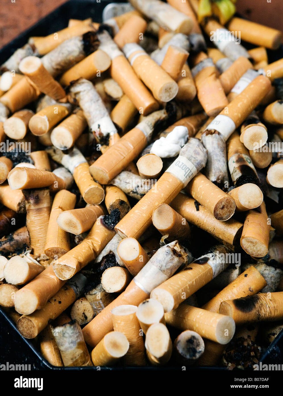 Overfilled ashtray hi-res stock photography and images - Alamy