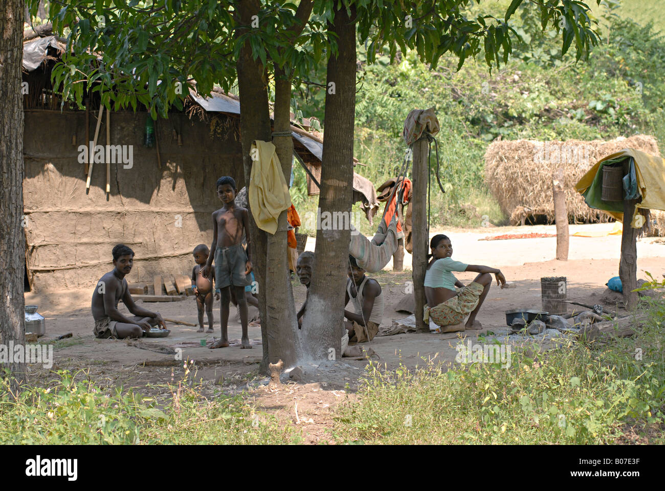 Tribal joint family. Katkari tribe Stock Photo - Alamy