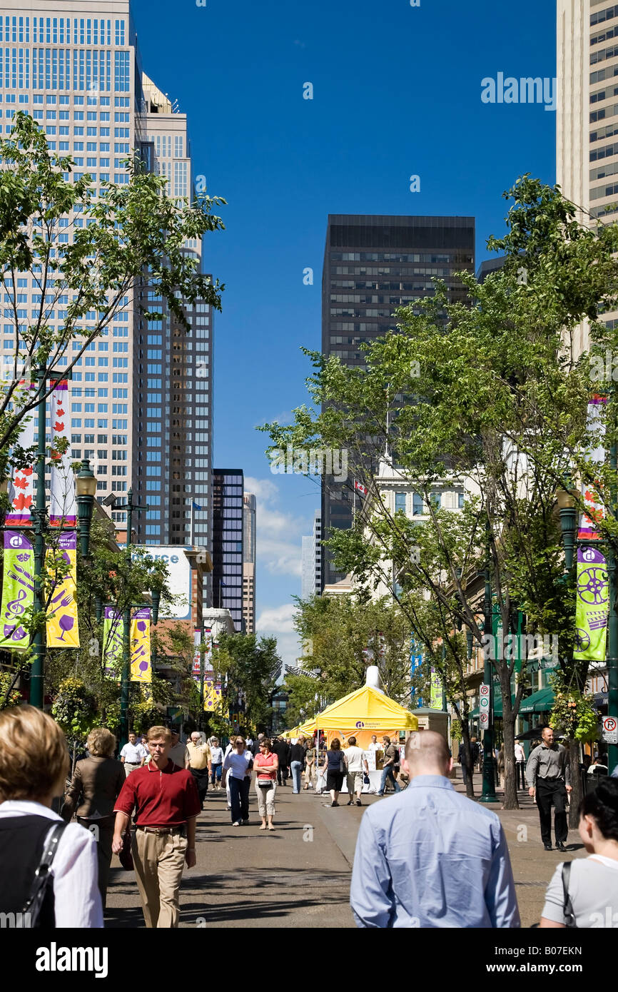 Mall downtown hi-res stock photography and images - Alamy