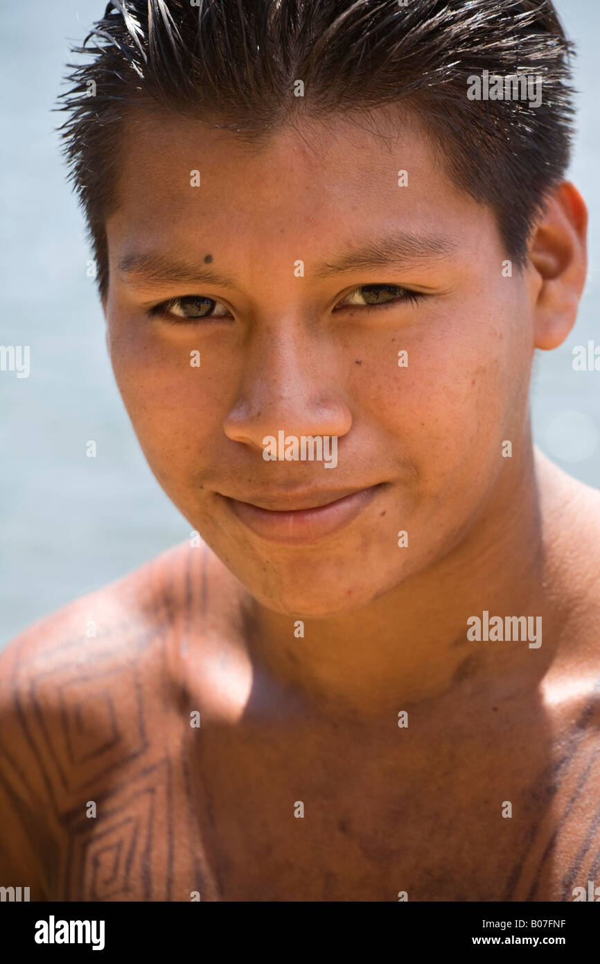 Embera tribe hi-res stock photography and images - Alamy