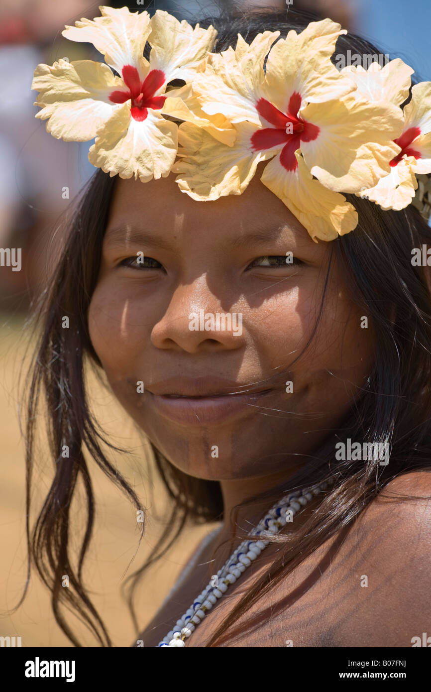 Embera woman hi-res stock photography and images - Alamy