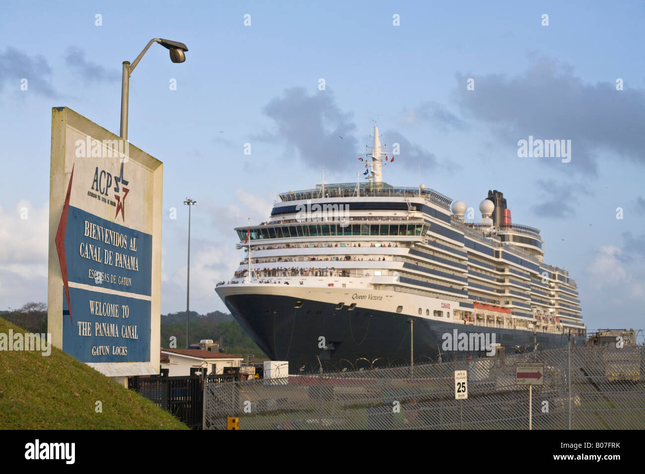 Panama, Panama Canal, Queen Victoria cruise ship on its maiden World ...