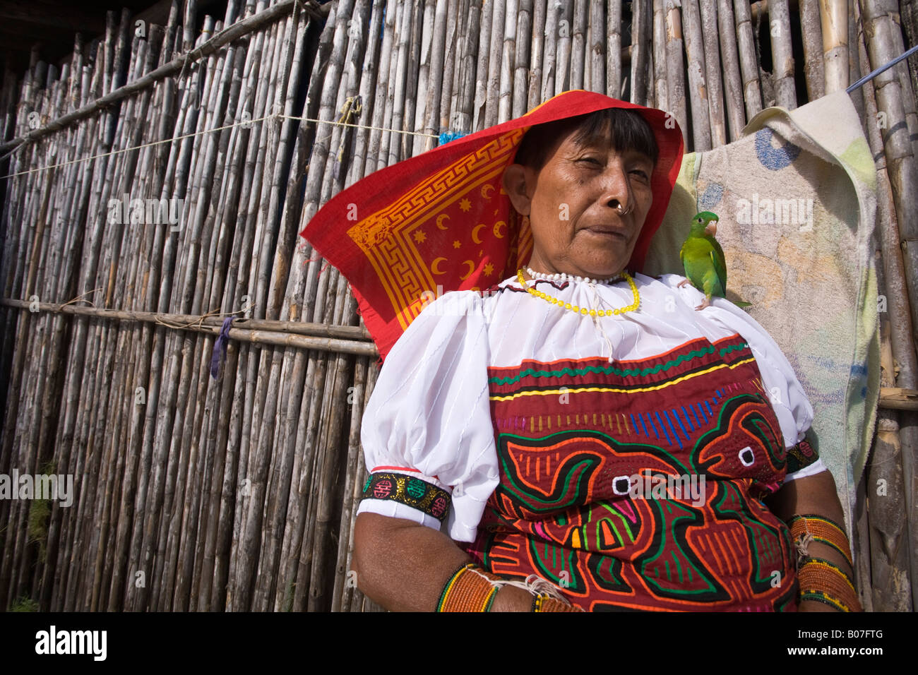 San blas islands panama kuna tribe hi-res stock photography and images ...