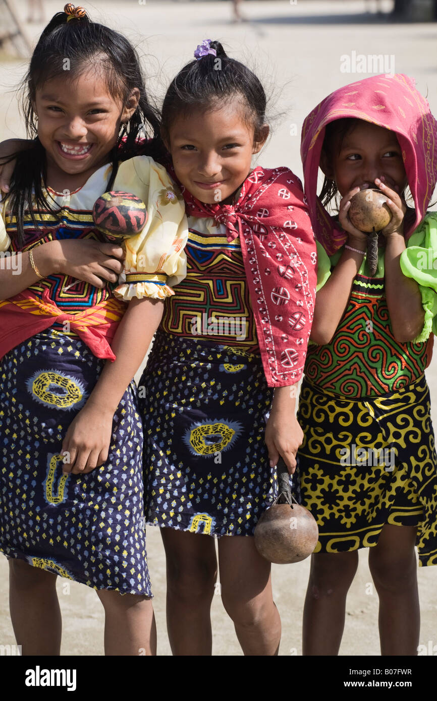 San blas islands panama kuna tribe hi-res stock photography and images ...
