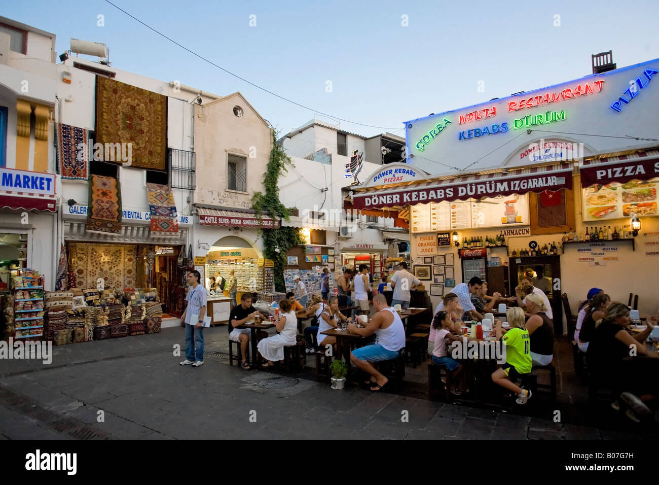 People eating in Bodrum Souk, Bodrum, Turkey Stock Photo - Alamy