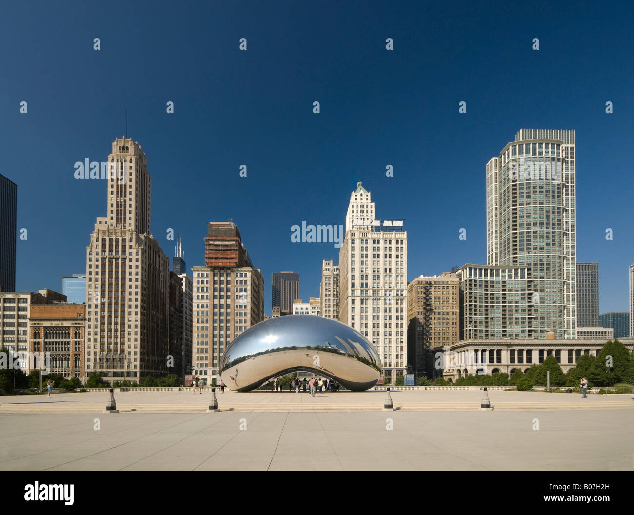 Illinois, Chicago, Millennium Park, Cloud Gate sculpture by Anish ...