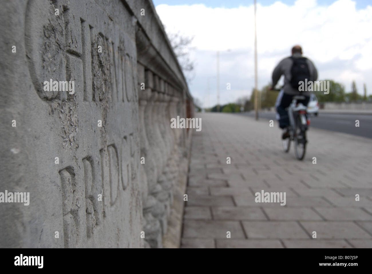 the name of chiswick bridge, which crosses the river thames in ...